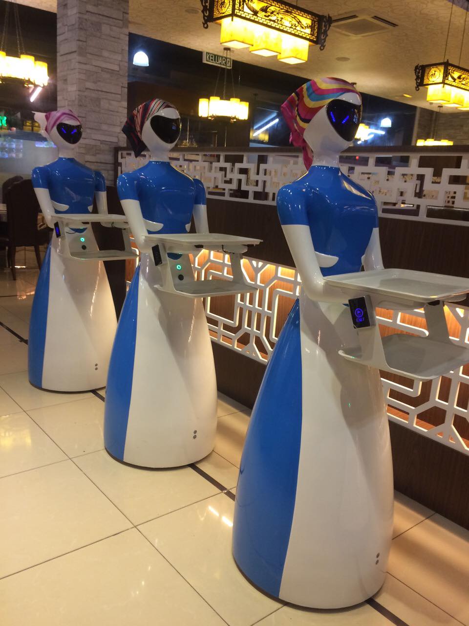 Check out the highly efficient Malaysia robot restaurant now!