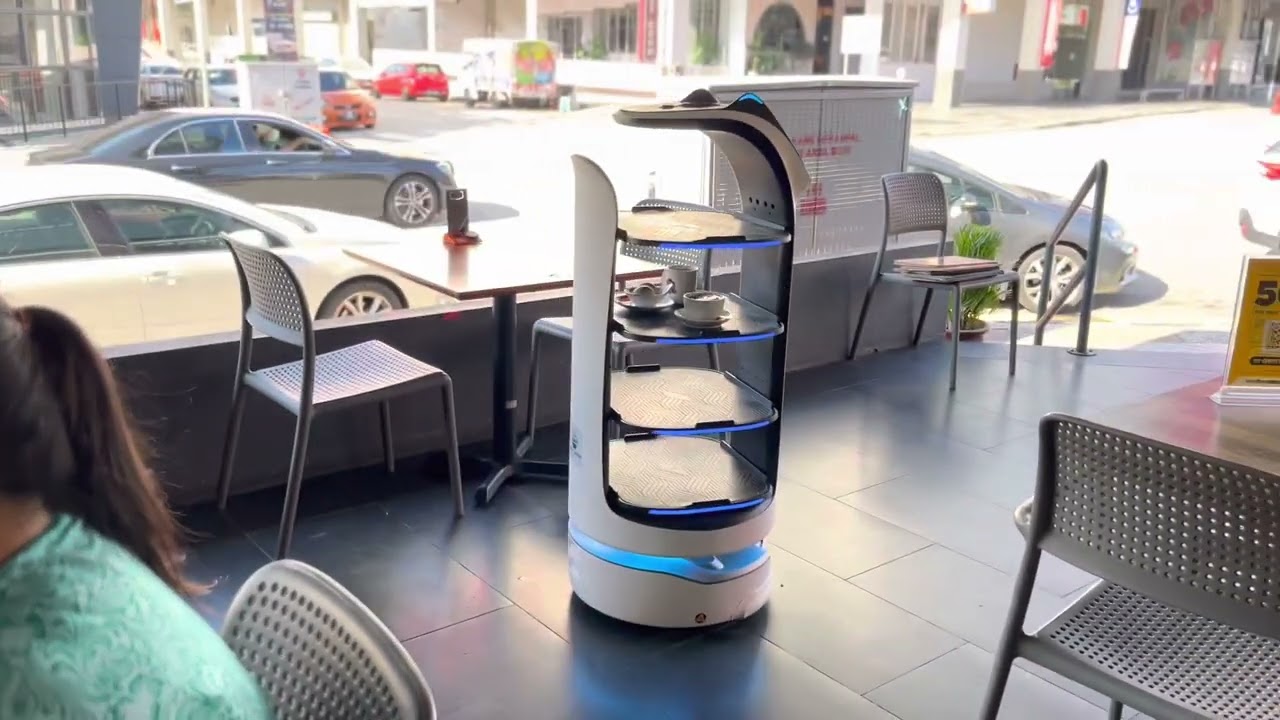 Check out the highly efficient Malaysia robot restaurant now!