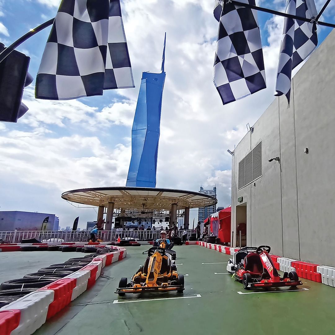 Go-Kart @ LaLaport: Lalaspeed E Kart Raceway!
