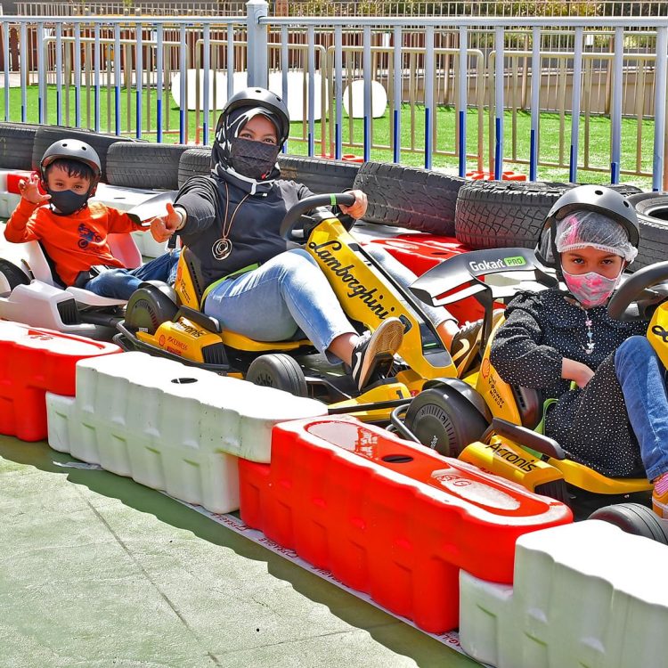 Go-Kart @ LaLaport: Lalaspeed E Kart Raceway!