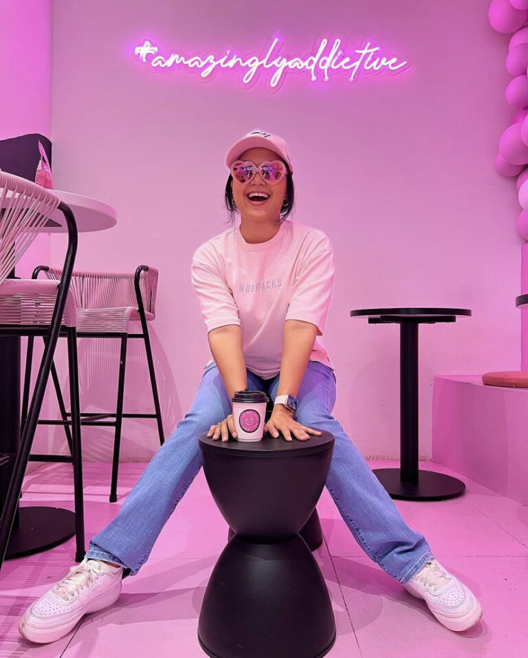 Ainul Cookies & Co: Pink Café For Pink Lovers