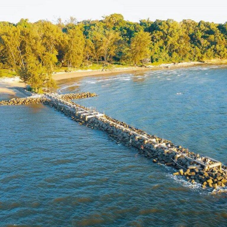 Popular Beach In Miri To Visit With Your Family & Friends!