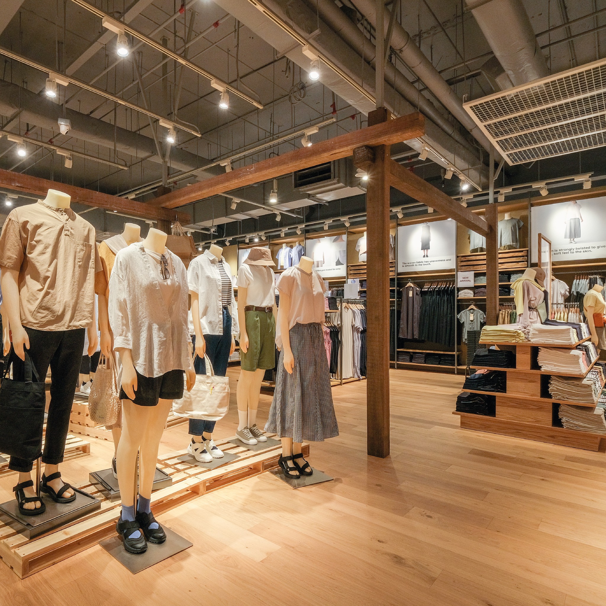 MUJI 1 Utama Comes With Furniture Showroom & Coffee Counter