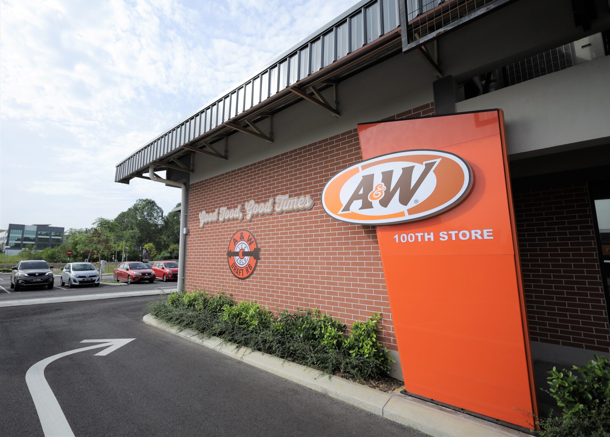 A&W's 100th Outlet @ Sierra Fresco