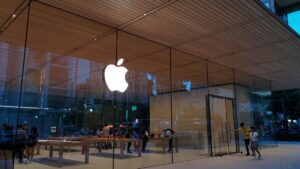 Apple Store VS Premium Authorised Resellers: What To Know?
