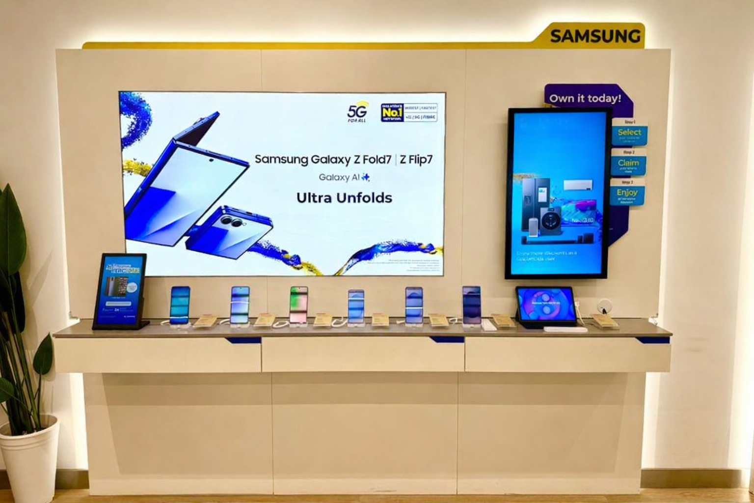 CelcomDigi Launches Endless Aisle in Stores